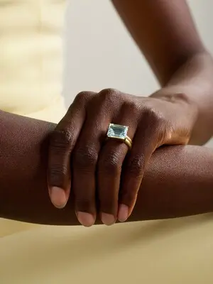 Irene Neuwirth Gemmy Gem 18-karat Aquamarine Ring - Gold