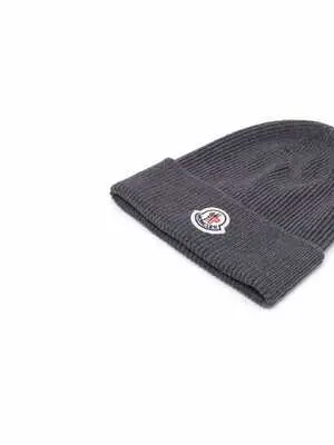 Moncler Logo-patch Knitted Beanie - Grey
