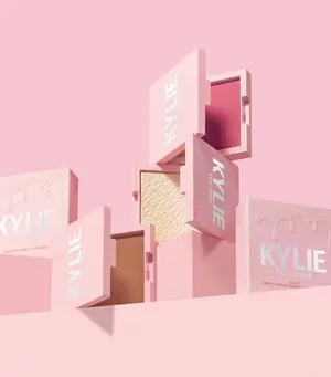 KYLIE COSMETICS Pressed Bronzing Powder - Brown