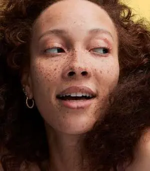 MAC COSMETICS Studio Radiance Face And Body Foundation