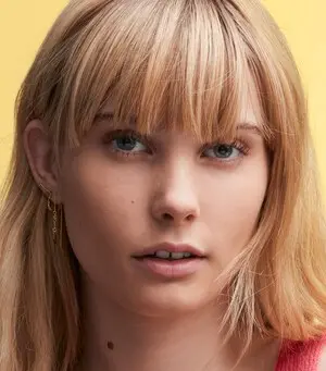MAC COSMETICS Studio Radiance Face And Body Foundation - Neutral