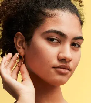 MAC COSMETICS Studio Radiance Face And Body Foundation - Neutral