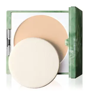 CLINIQUE Almost Powder Makeup Spf 15 - Neutral