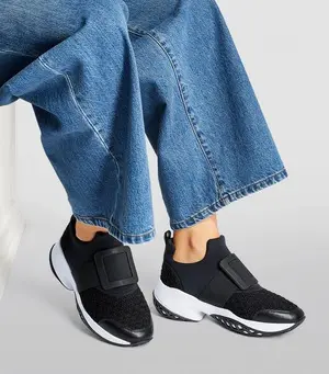 ROGER VIVIER Viv' Run Sneakers - Black