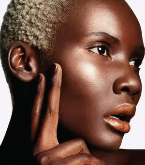 MAC COSMETICS Extra Dimension Skinfinish - Gold