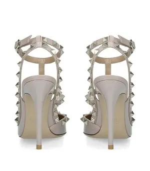 Valentino Garavani Leather Rockstud Pumps - Nude