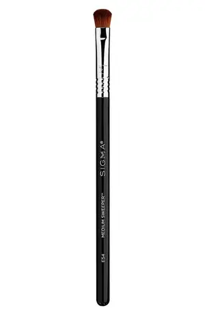 SIGMA BEAUTY E54 Medium Sweeper™ Brush