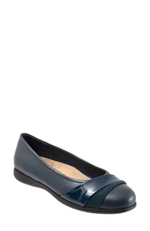 Trotters Layered Flats For Women