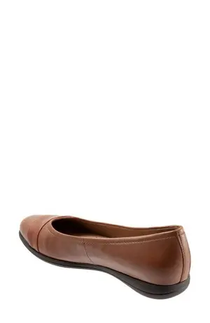 Trotters Danni Leather & Suede Flat - Saddle