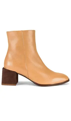 Seychelles Siesta Bootie In Tan