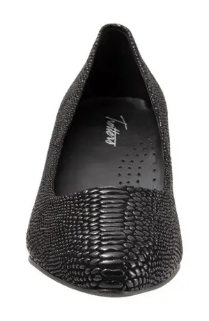 Trotters Kari Pointy Toe Pump