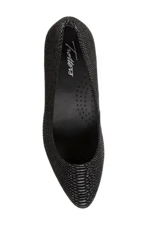 Trotters Kari Pointy Toe Pump
