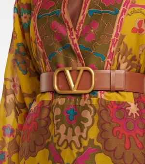Valentino Garavani Vlogo Signature Reversible Leather Belt - Brown