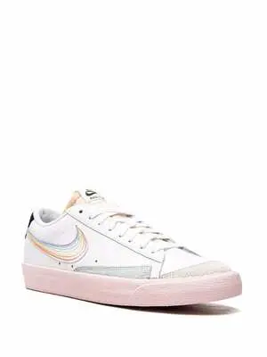 Nike Blazer Low 77 Be True Sneakers - White
