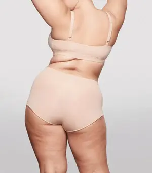 SKIMS Fits Everybody Boyshort Briefs - Nude