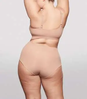 SKIMS Fits Everybody Boyshort Briefs - Beige