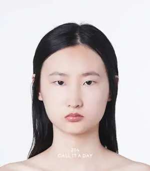 Gucci Rouge De Beauté Brillant Glow & Care Lip Colour - Brown