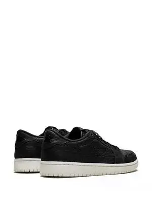 JORDAN Air 1 Retro Low Sneakers - Black