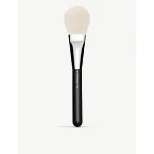MAC COSMETICS 135 Large Flat Powder Brush - One-color