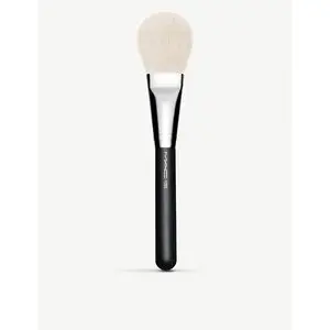 MAC COSMETICS 135 Large Flat Powder Brush