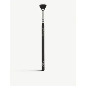 ZOEVA 137 Petit Fan Brush