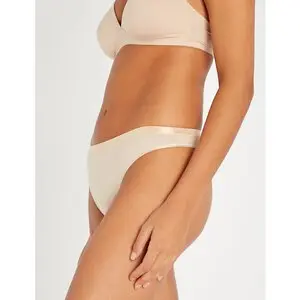 Hanro Seamless Stretch-cotton Thong - 0274 Beige