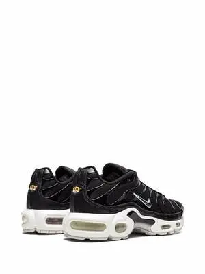 Nike Air Max Plus Sneakers - Black