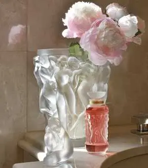 Lalique Small Crystal Venus Sculpture