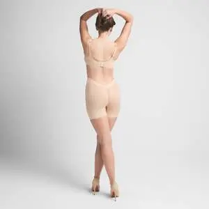 SKIMS Low Back Short | Light Neutral | | Sheer Sculpt - Sand