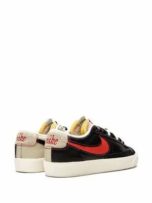 Nike Blazer Low '77 Removable Swoosh Sneakers - Black
