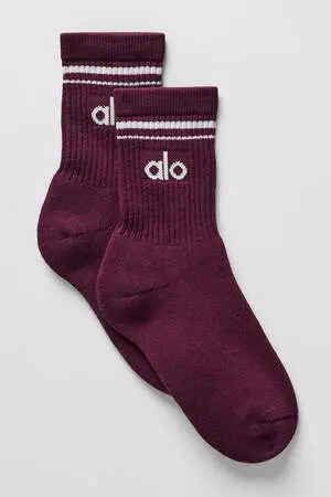 Alo Yoga Half-Crew Throwback Socks Burgundy/white