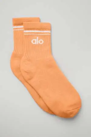 Alo Yoga Half-Crew Throwback Socks Cantaloupe/white