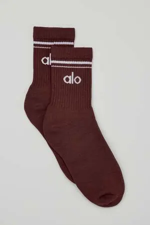 Alo Yoga Half-Crew Throwback Socks Cherry Cola/white