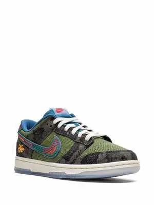 Nike Dunk Low Siempre Familia Sneakers