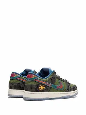 Nike Dunk Low Siempre Familia Sneakers