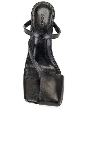 Song Of Style Brooklyn Heel In Black 30% Off Editorialist