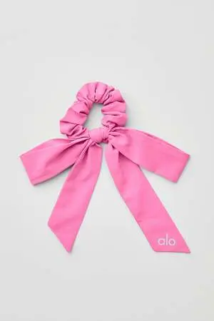 Alo Yoga Love Knots Tie Scrunchie Paradise Pink