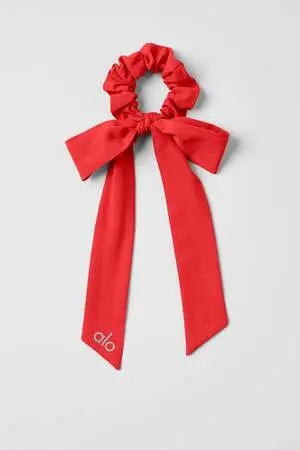Alo Yoga Love Knots Tie Scrunchie Red Hot Summer