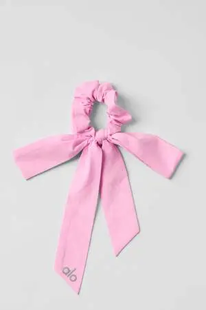 Alo Yoga Love Knots Tie Scrunchie Sweet Pink