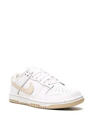 Nike Dunk Low Sneakers