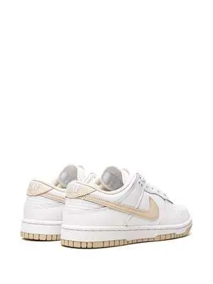 Nike Dunk Low Sneakers