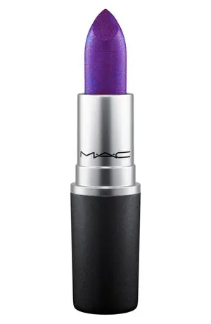 MAC COSMETICS Retro Matte Lipstick Model Behaviour (f)