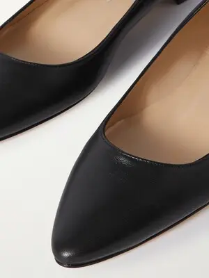 Manolo Blahnik Bb 10 Leather Point-toe Flats - Black