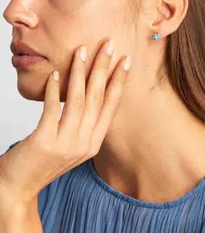 JENNIFER MEYER Flower Stud Earrings