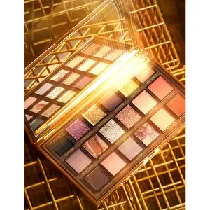 HUDA BEAUTY Eyeshadow Palette