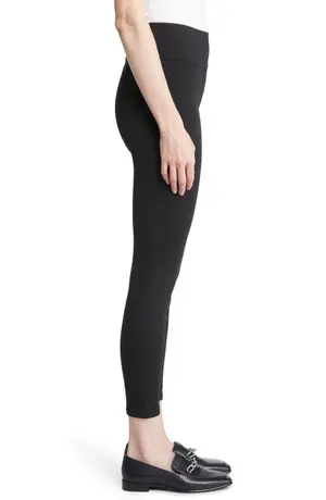 Hue Reversible Ponte Knit Crop Leggings