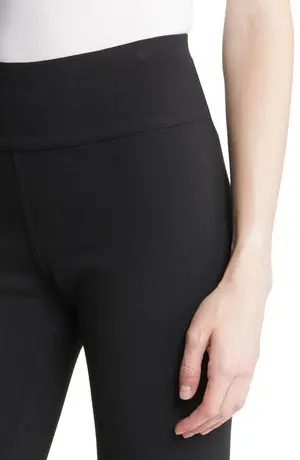 Hue Reversible Ponte Knit Crop Leggings
