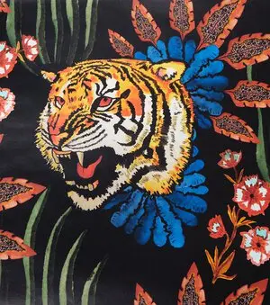 Gucci Tiger Leaf Wallpaper