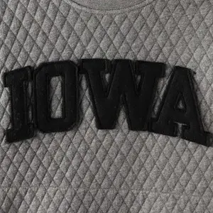 PRESSBOX Iowa Hawkeyes Quilted Pullover Sweatshirt