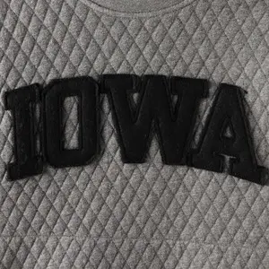 PRESSBOX Iowa Hawkeyes Quilted Pullover Sweatshirt